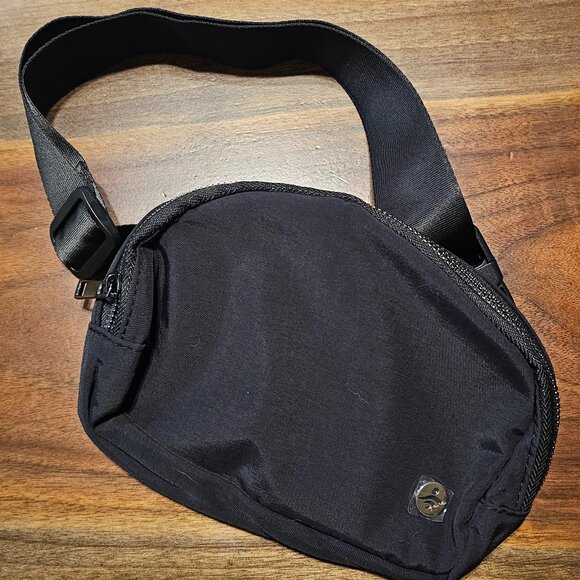 HALARA | Bags | Halara Logo Casual Waist Bag Black New | Poshmark